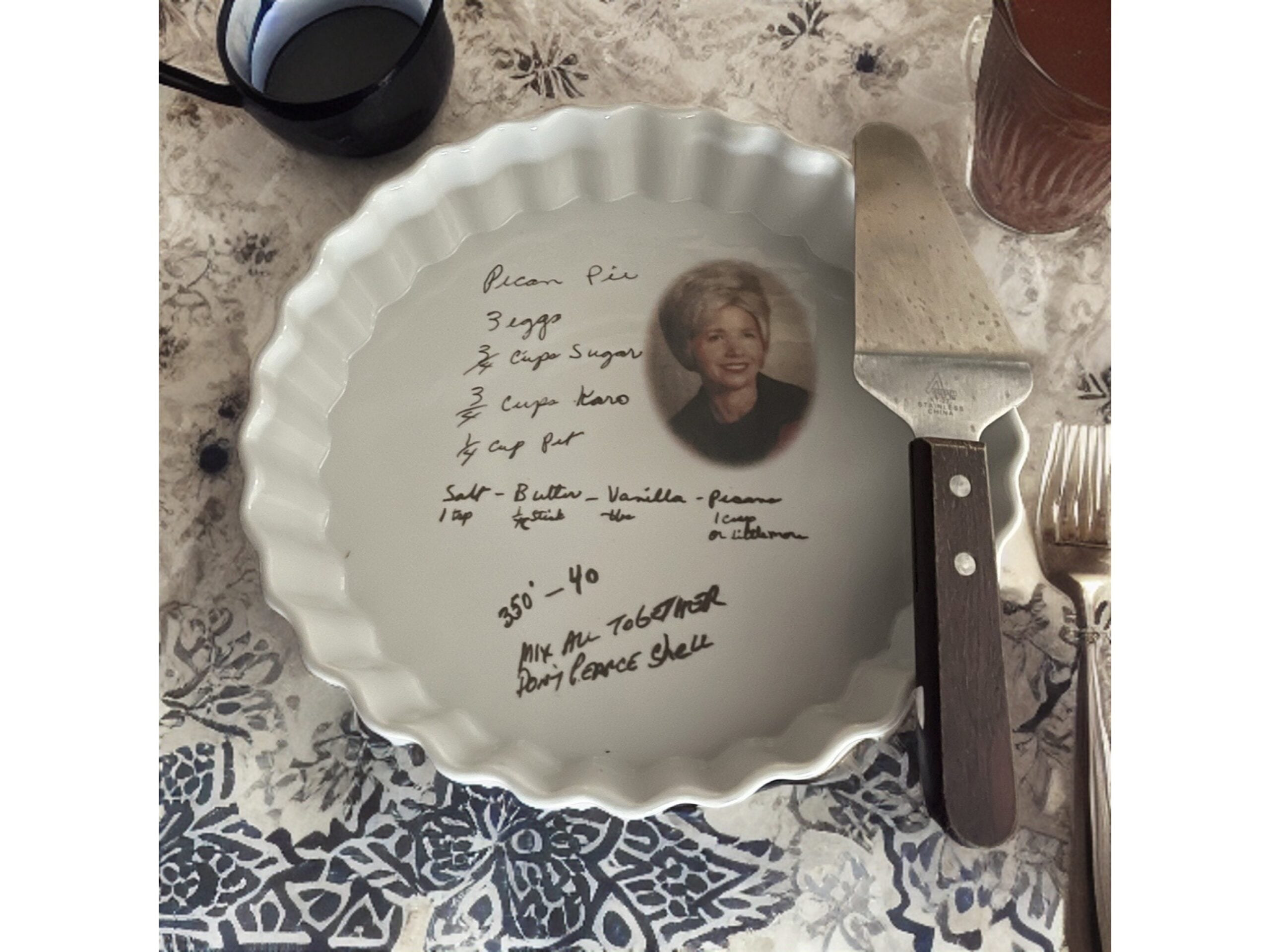 Customized Pie Plate: Bake Memories with Style