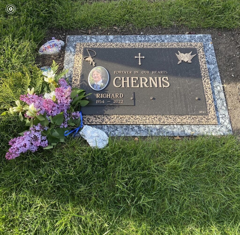 Personalized Memorials Plaques – Oval Porcelain – Markit Maven